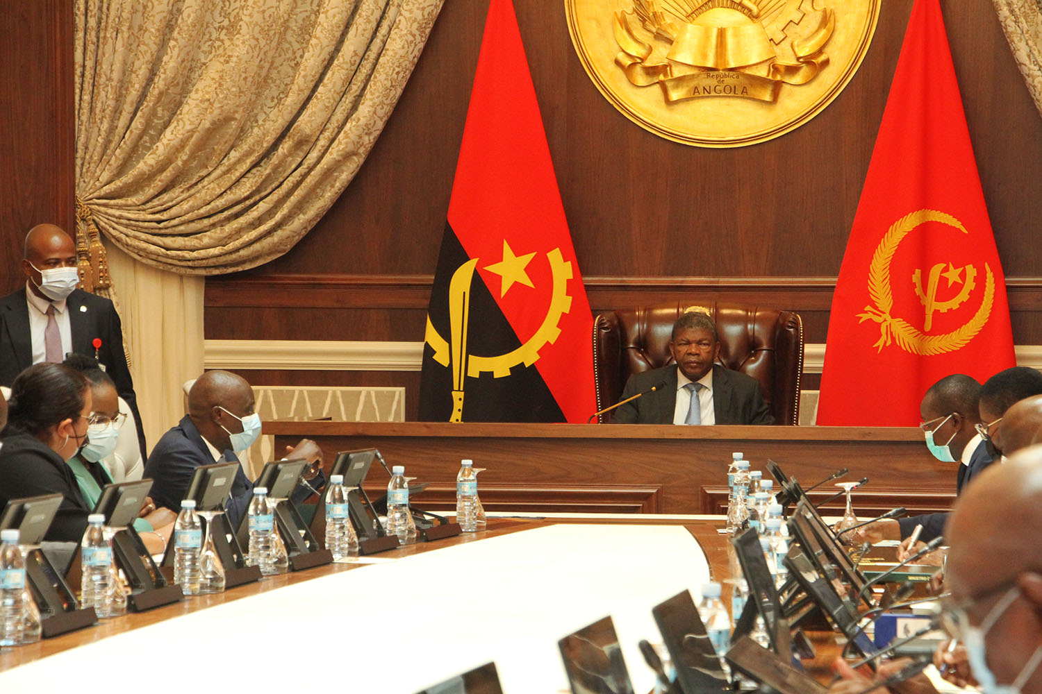 executivo-aprova-proposta-de-lei-da-amnistia-a-crimes-comuns-embassy
