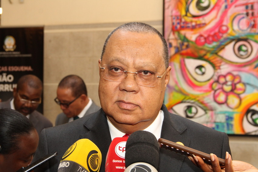 PGR confirma mandado de captura internacional contra Isabel dos Santos ...