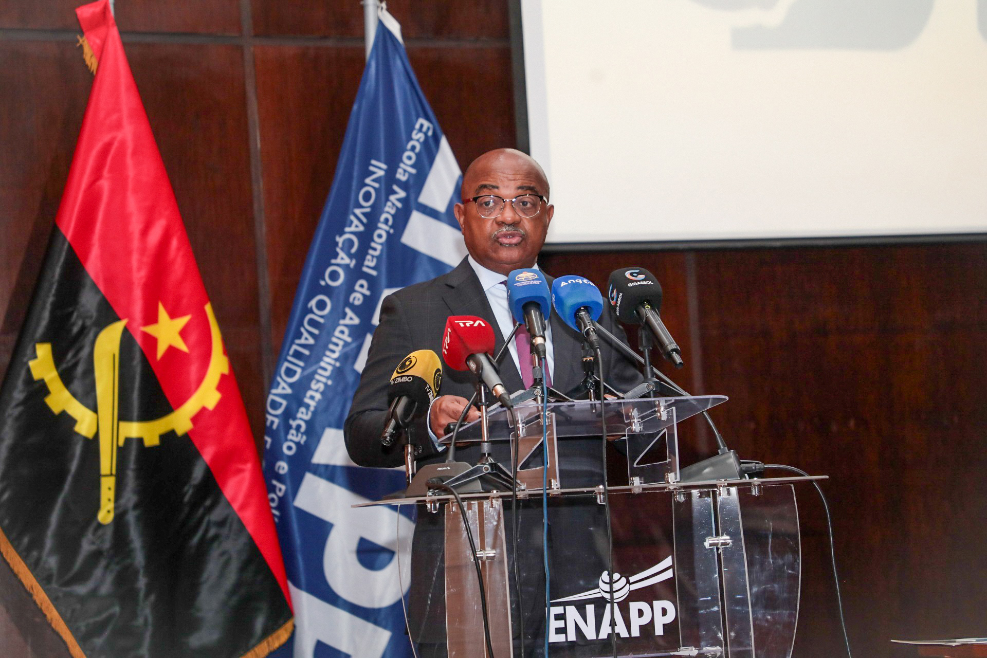 Mário Oliveira pede trabalho de equipa para sucesso do Plano da ...